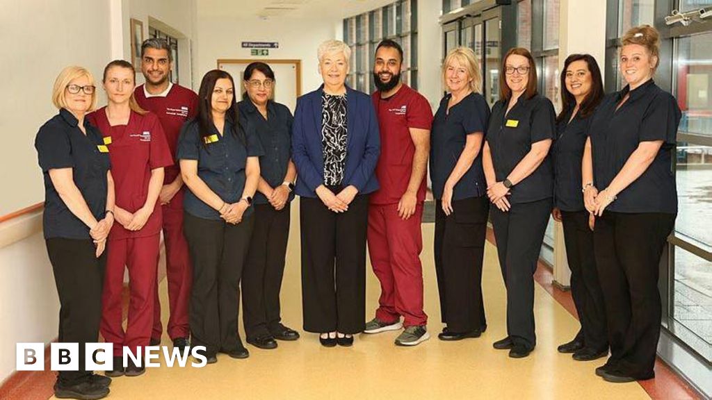 Wolverhampton NHS staff praised as ultrasound waiting times cut - BBC News