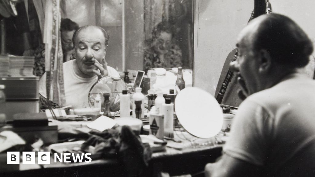 Blackpool Showtown museum acquires famous clown Charlie Cairoli ...