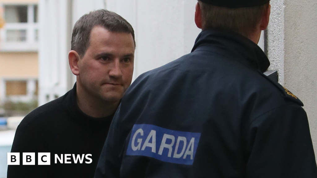 Graham Dwyer loses appeal over Elaine O'Hara murder conviction - BBC News