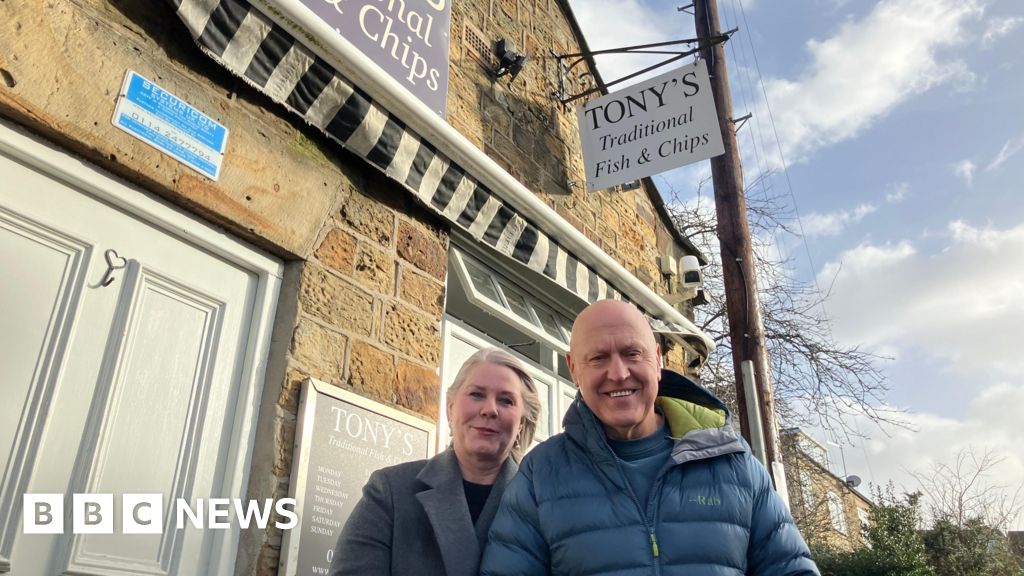 Sheffield: Chip shop owner selling up after 45 years - BBC News