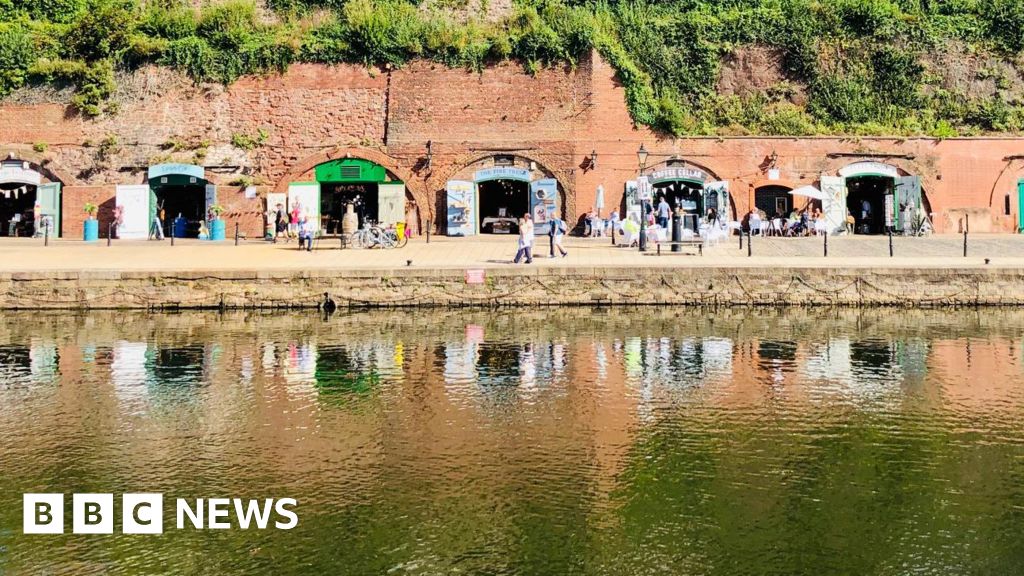 Exeter quay bridge plans on hold - BBC News