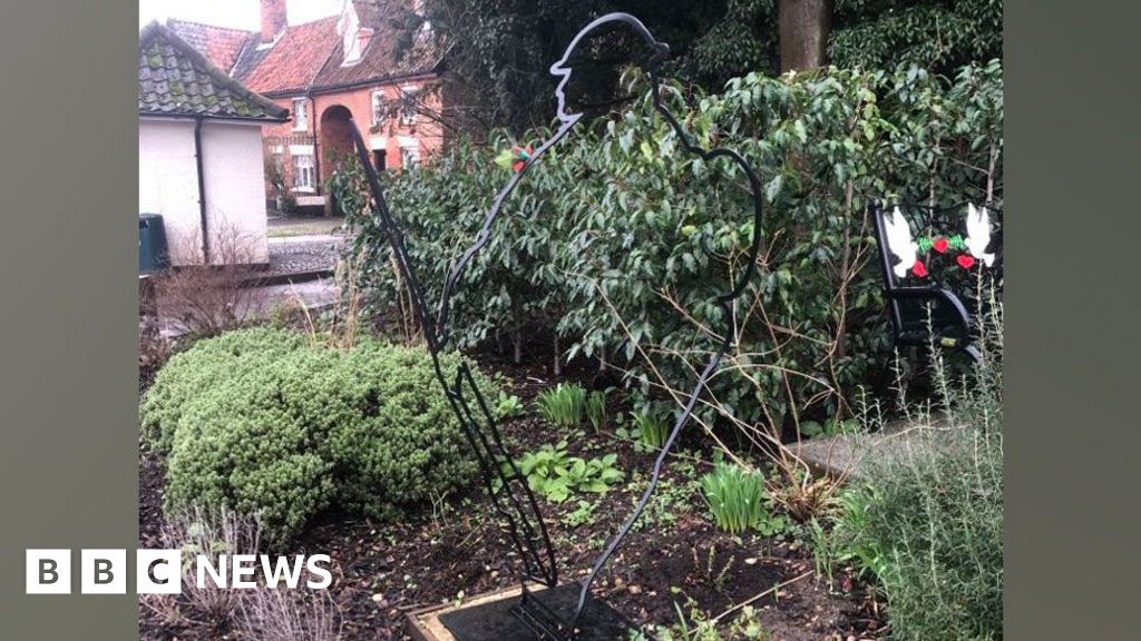 Teenager admits vandalising Harleston World War One Tommy memorial ...