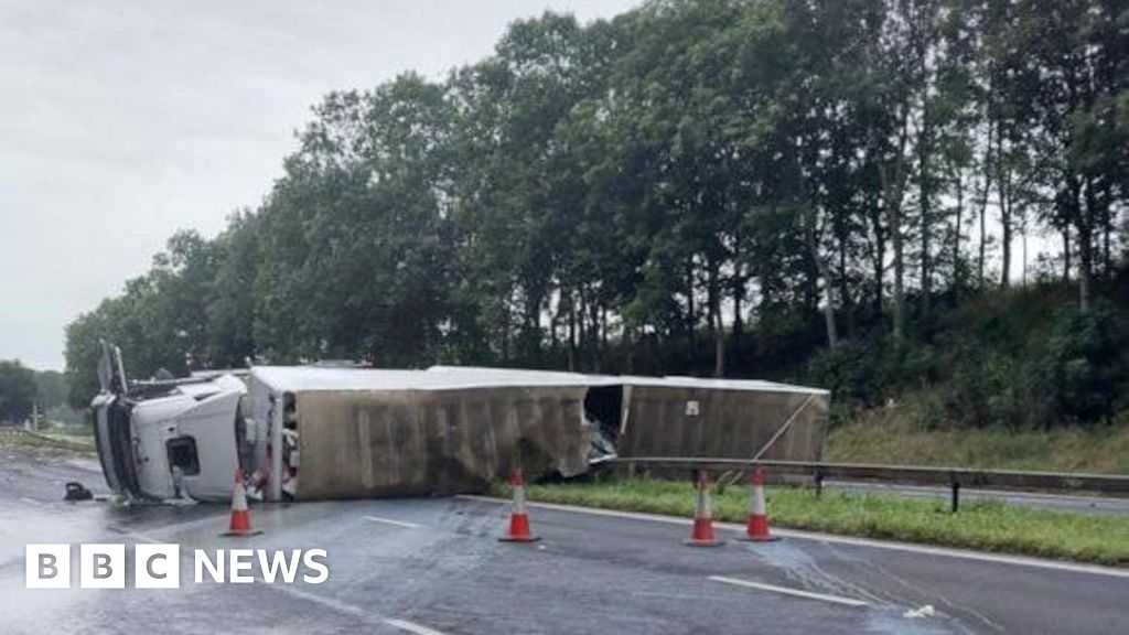 Overturned lorry on M6 near Carlisle forces part-closure