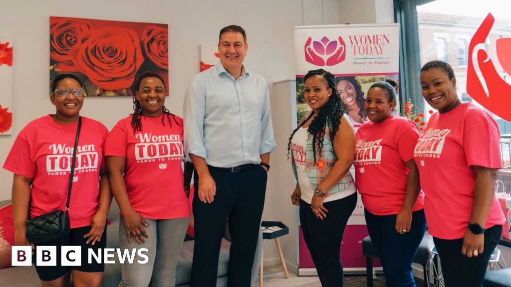 Hundreds access help in Teesside scheme for diverse groups - BBC News