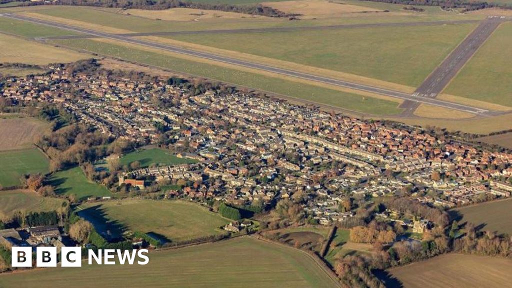 Chalgrove Airfield: Public events to be held this month - BBC News
