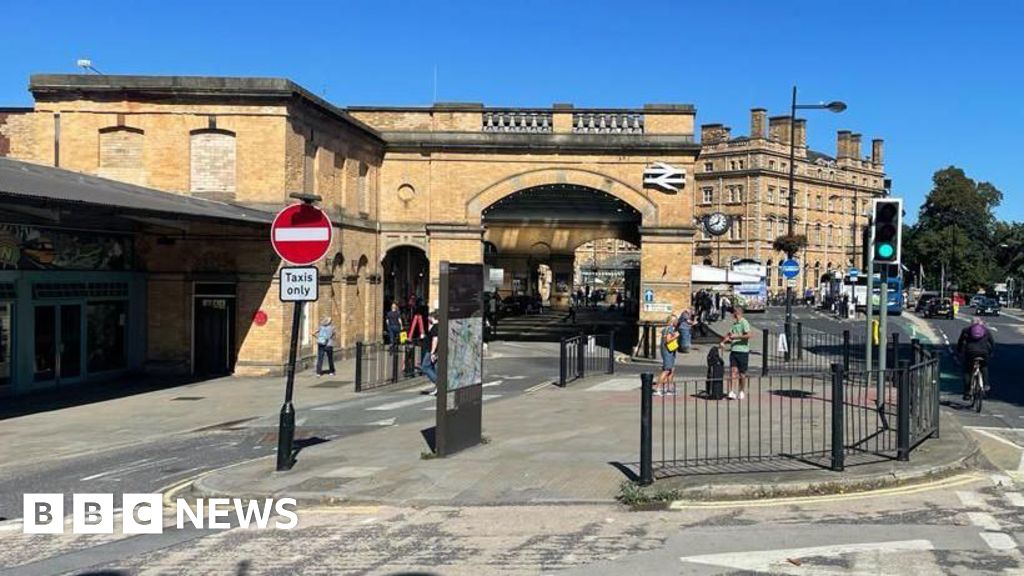 Starbucks seeks alcohol licence for York Station store