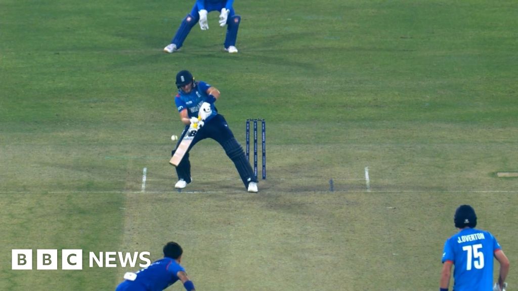 Joe Root's stunning scoop shot for England - BBC News