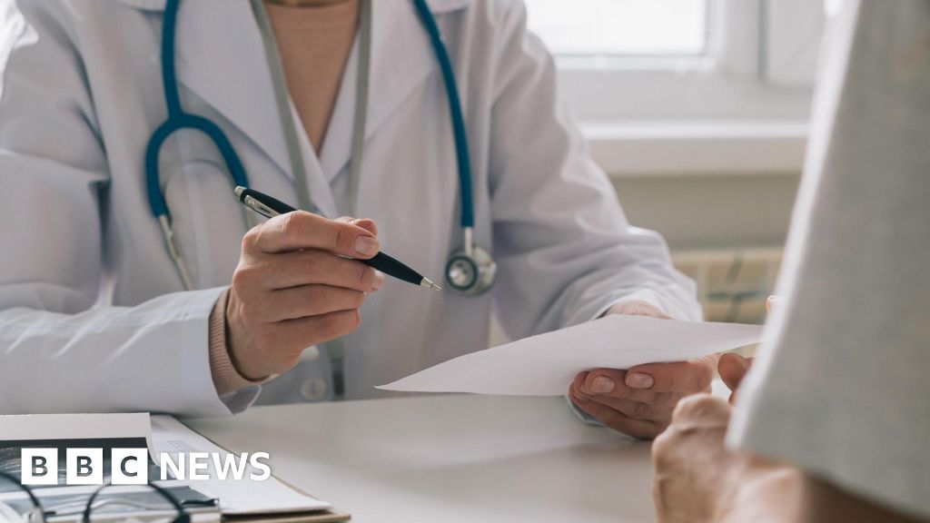 Waiting lists: Latest data shows NI health service in 'precarious ...