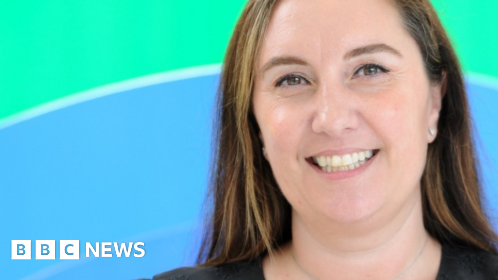 Young staff have 'different outlook' - Peterborough NHS boss - BBC News