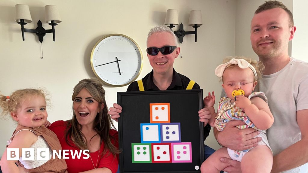 York girl born without eyes receives Braille art gift - BBC News