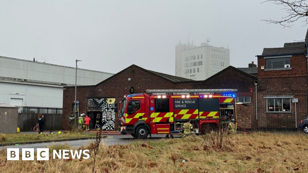 Fire crews tackle blaze at Stoke-on-Trent music venue - BBC News