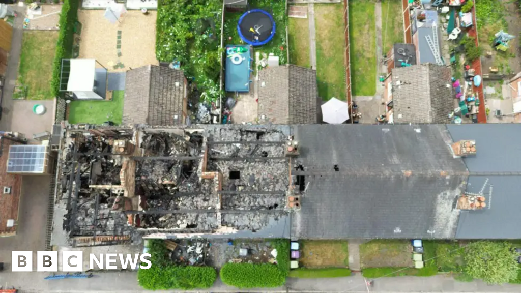 Advice after exploding vape destroys three houses in Gainsborough