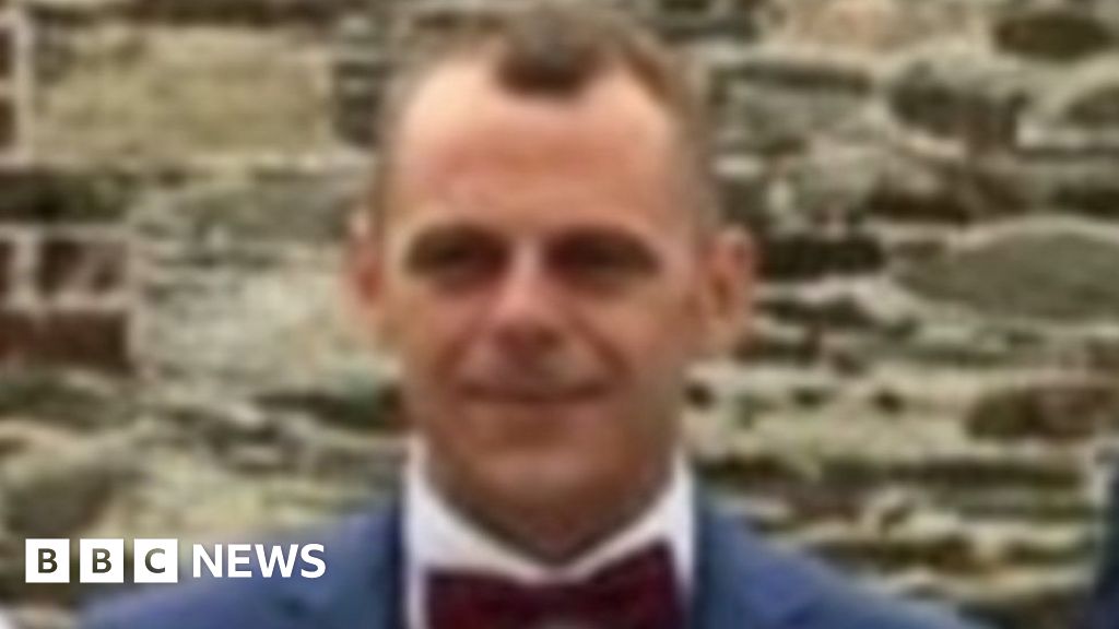 Man charged with murder over fatal shooting in Dublin - BBC News