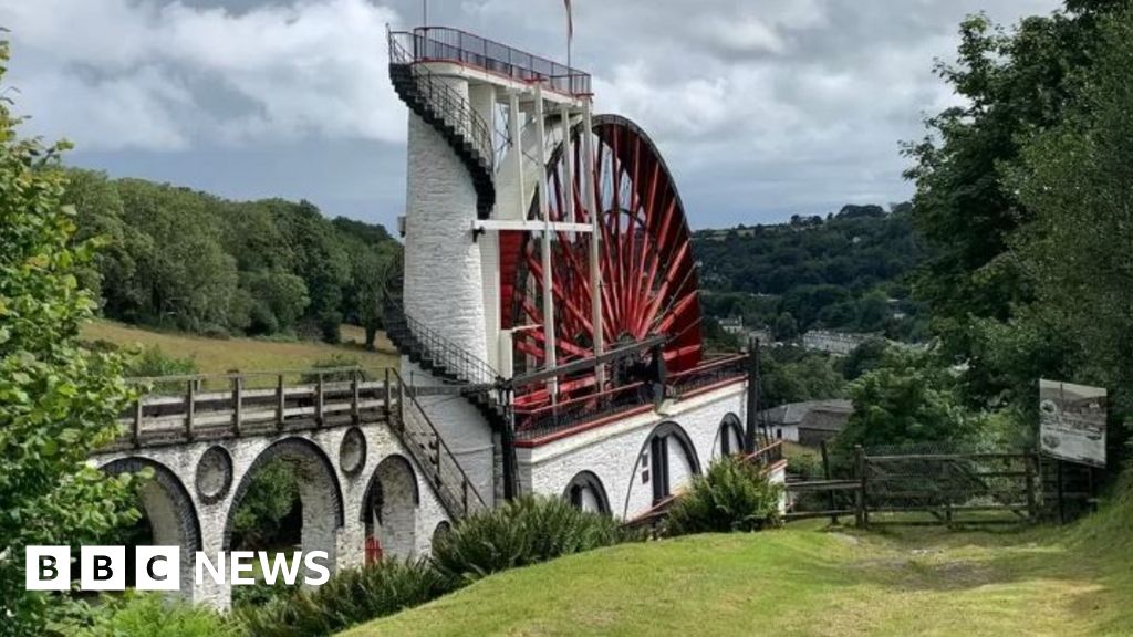 Manx heritage sites opening hours extended during summer months - BBC News