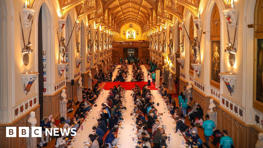 Ramadan: 'Amazing atmosphere' at Windsor Castle Iftar event