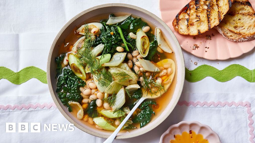 Charred leek, fennel and haricot bean broth - BBC News