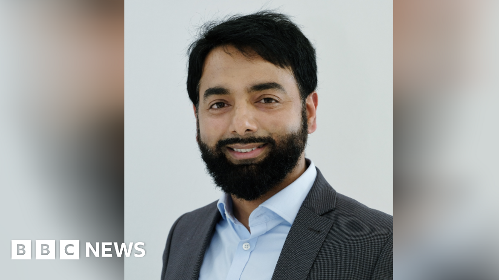 Slough councillors to decide colleague's house plan