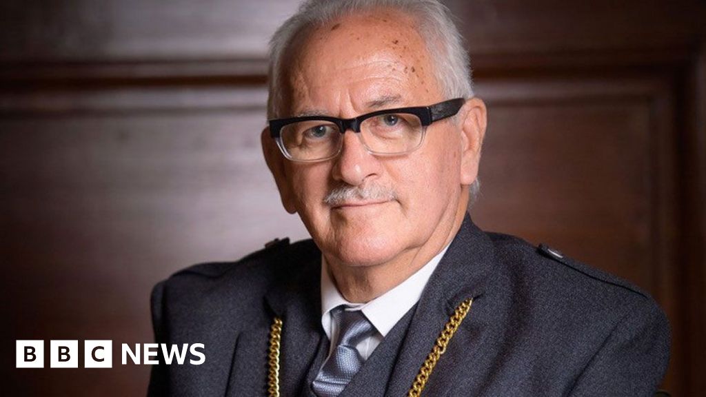 Honorary Alderman title for 'dedicated' councillor - BBC News