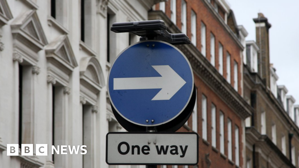 Wolverhampton set for new one way traffic system - BBC News