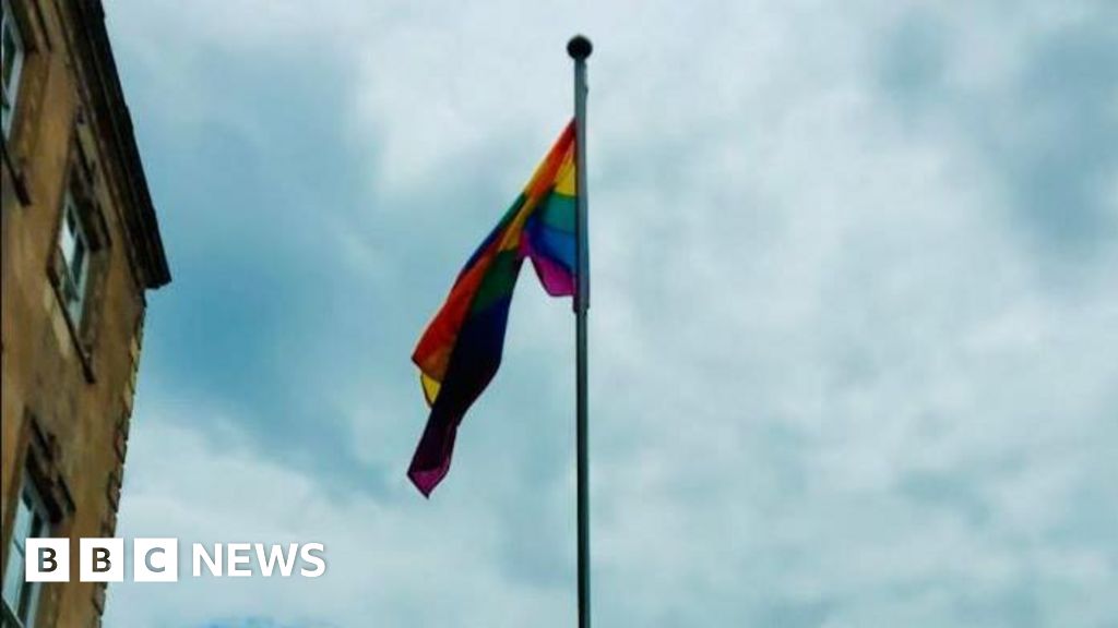 Pride flag cut down outside Stamford Town Hall - BBC News