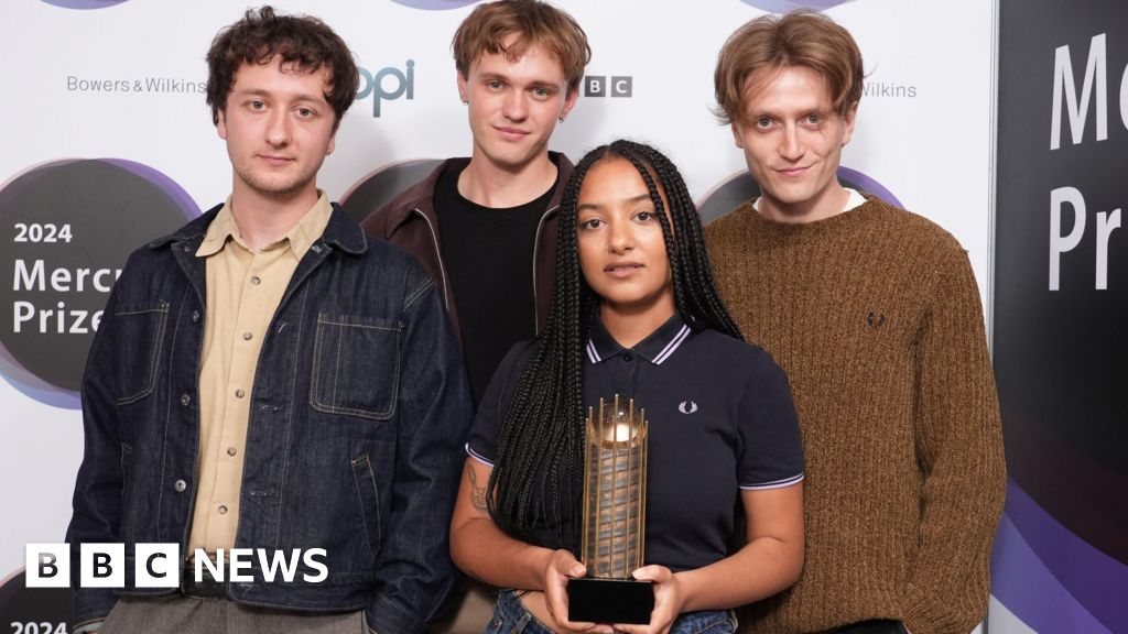 English Teacher: Mercury-nominated Leeds group to play free show - BBC News