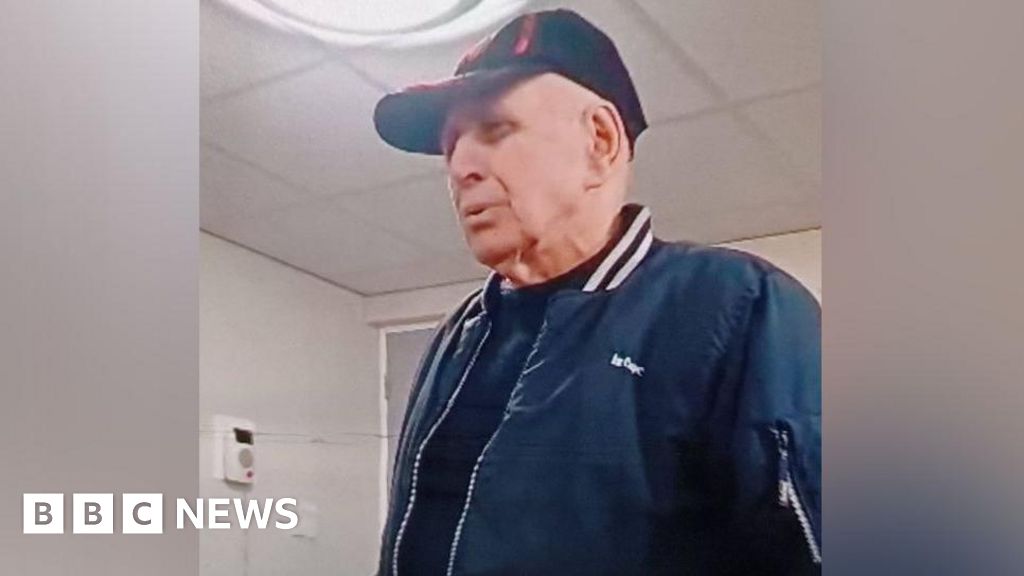 Body found in search for missing 85-year-old Neston man - BBC News