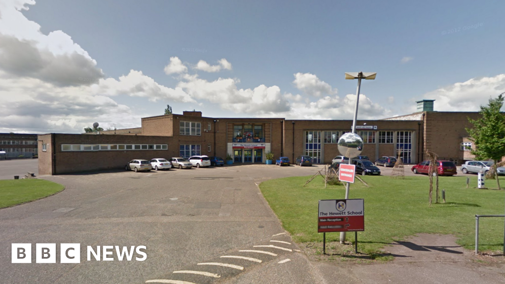 Norwich secondary school set for major rebuild programme - BBC News