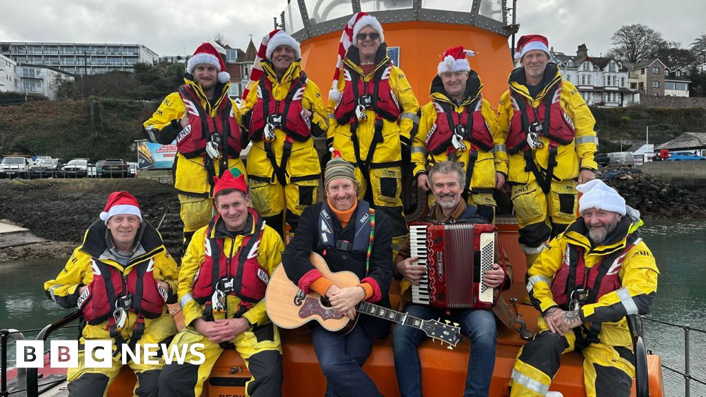 Christmas single pays tribute to RNLI volunteers