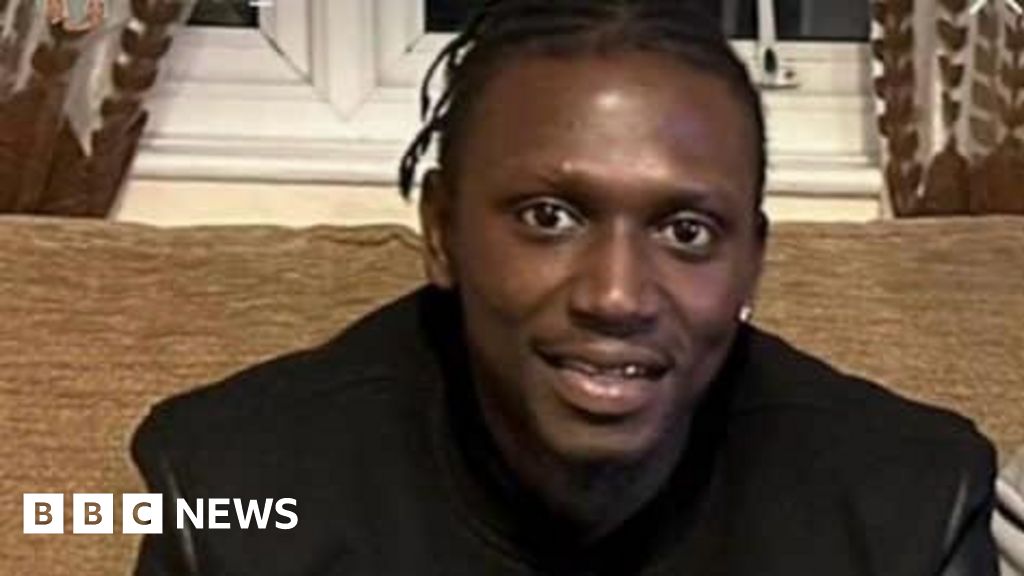 Police continue investigate "execution-style killing" - BBC News