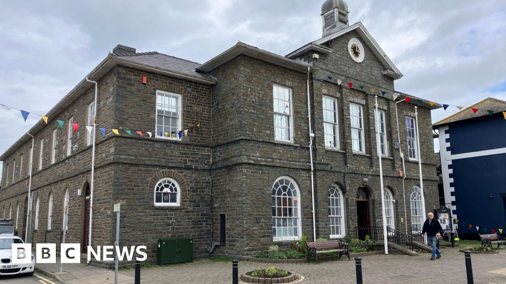 Aberaeron Library moving despite outcry at Ceredigion council plan ...