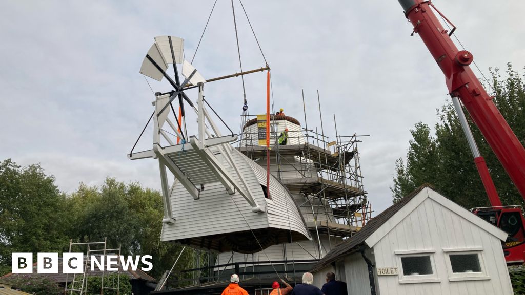 Sandwich windmill cap restored by volunteers