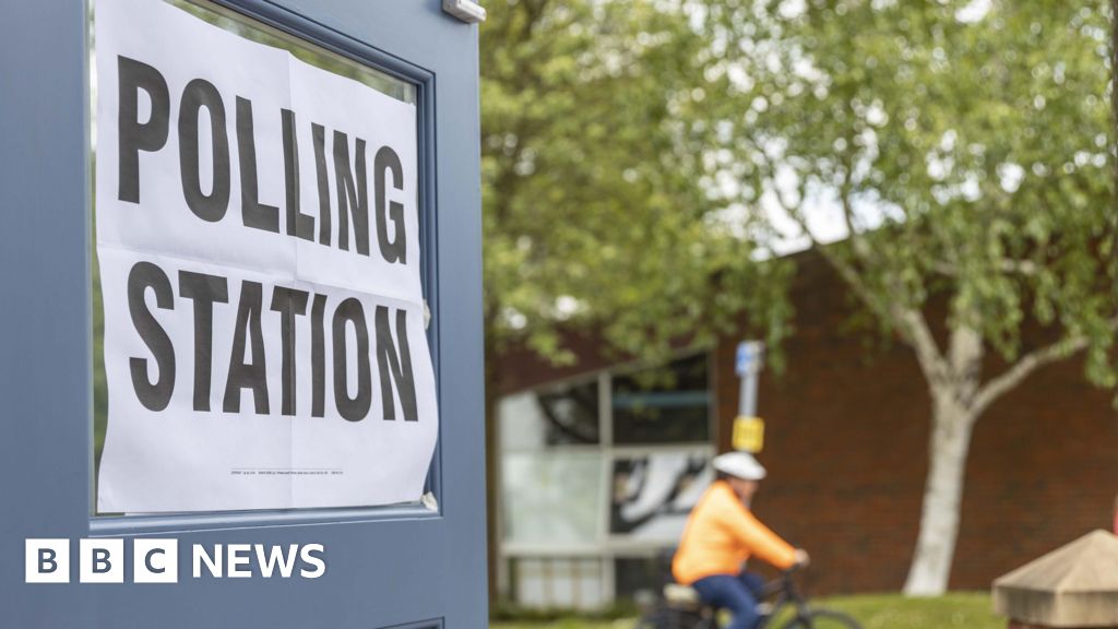 General election: deadline to register tonight - BBC News