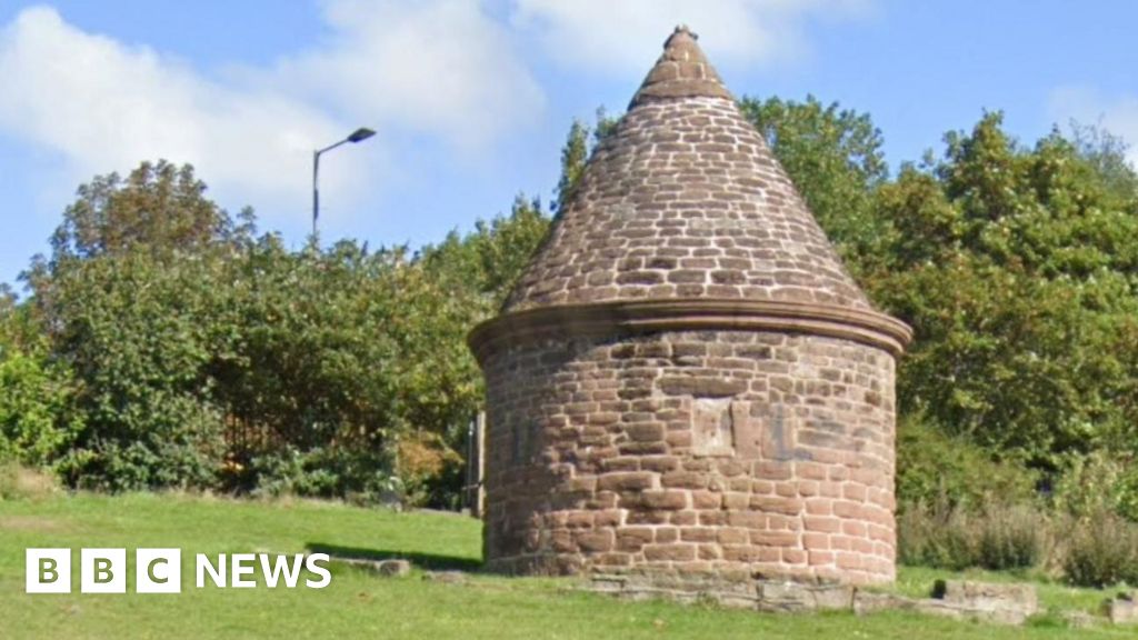 Everton's 'lock-up' tower opens for heritage day in Liverpool - BBC News