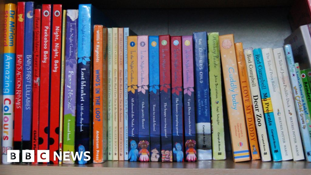 Derbyshire library service cuts to be consulted on - BBC News