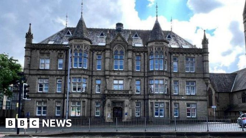 Revamp of University of Huddersfield's Ramsden Building approved