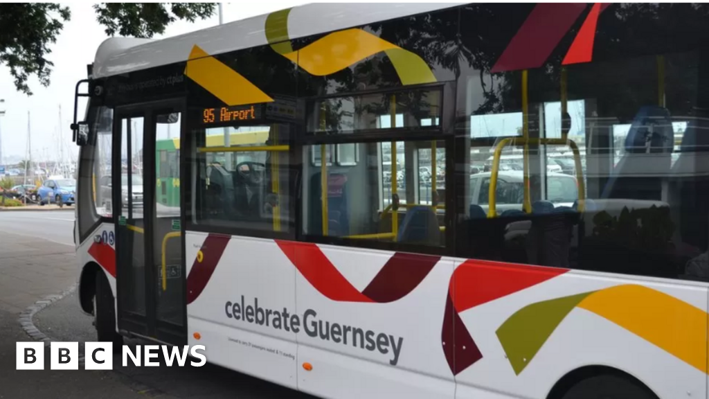 Guernsey bus passenger numbers surge in post-Covid recovery - BBC News