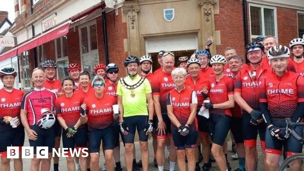 Thame mayors to cycle 340 miles to twin town of Montesson - BBC News