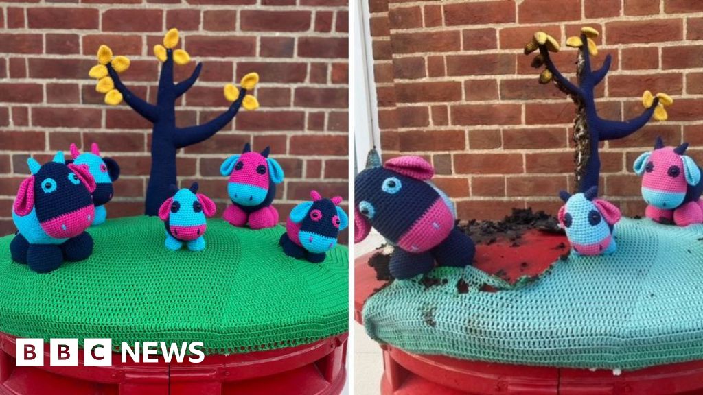 Didcot charity post-box topper destroyed in 'devastating' act - BBC News