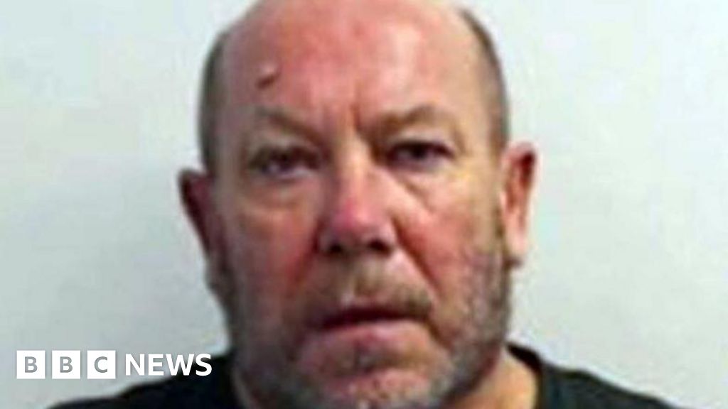 Man jailed for life for gangland murder - BBC News