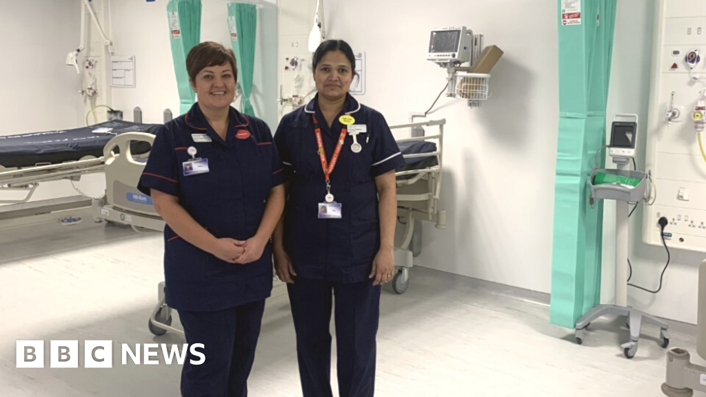 New Leicester hospital unit aims to cut ambulance handover time - BBC News