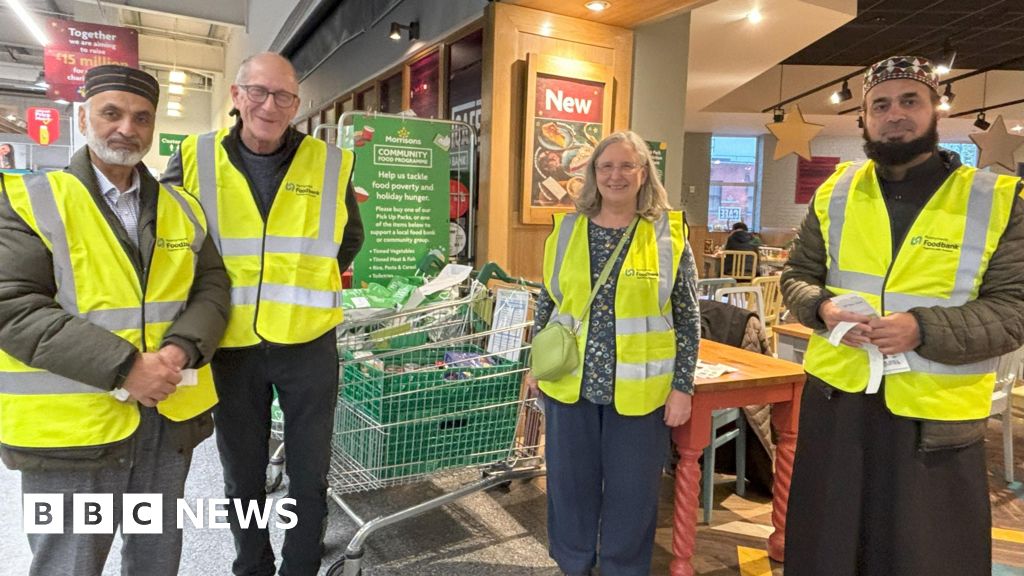 Jews and Muslims collect for Surrey food banks