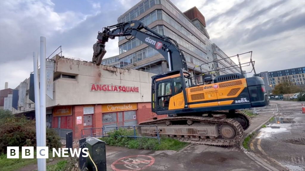 Work to demolish Anglia Square in Norwich begins - BBC News