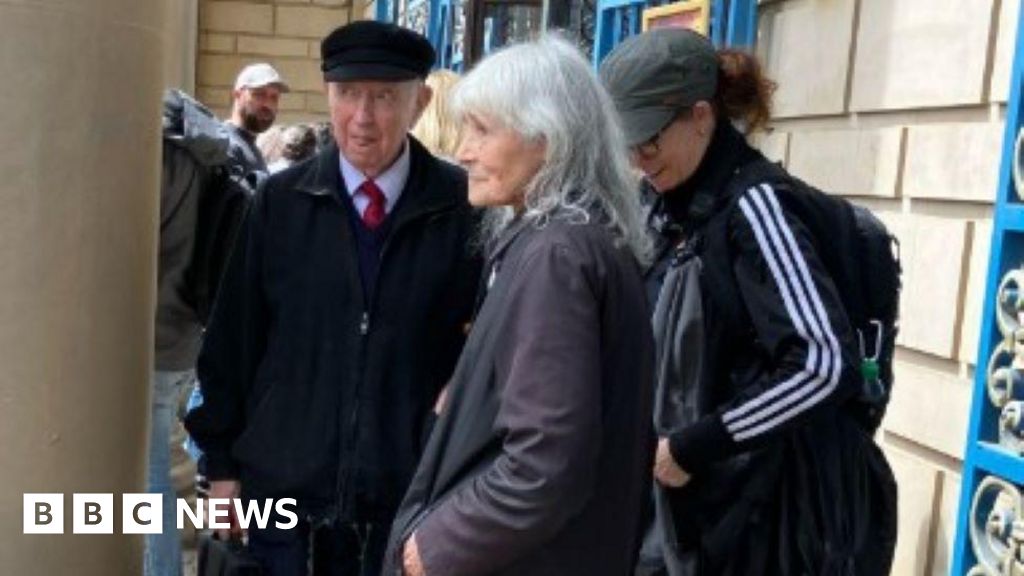 Sheffield: Arthur Scargill joins Orgreave 40 years rally - BBC News