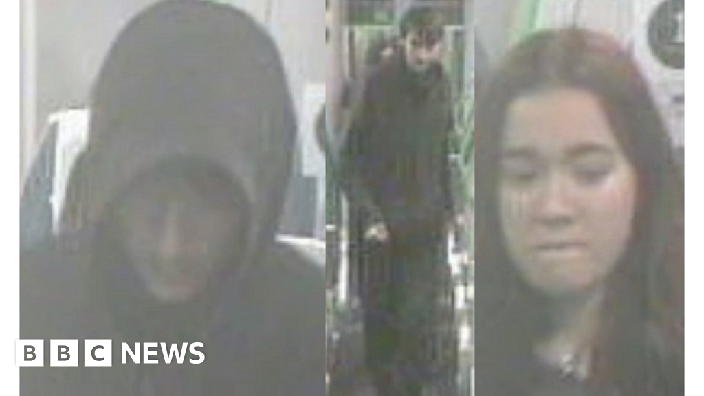 Leatherhead: Appeal after robbery at knifepoint at station