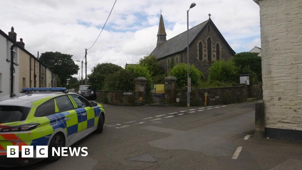 Appeal for information after woman's death near Liskeard - BBC News