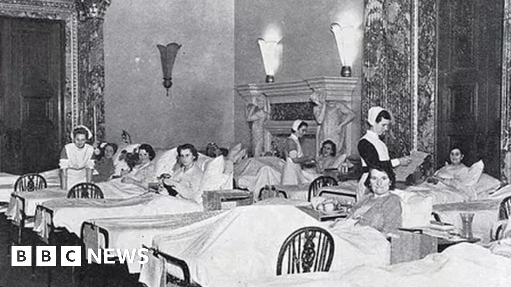 Wartime evacuee babies reunite at Ashridge House - BBC News