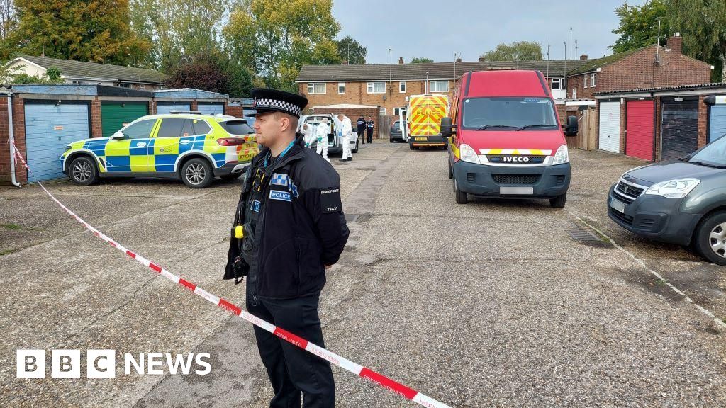 Murder probe launched in Essex after man, 30, fatally assaulted