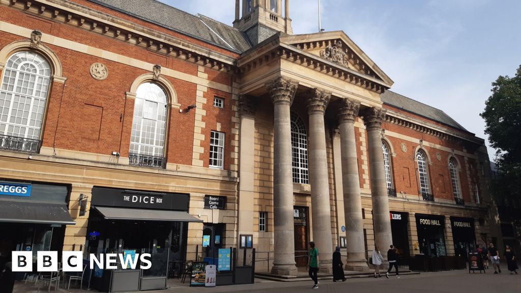 Peterborough City Council wants more young people to join - BBC News