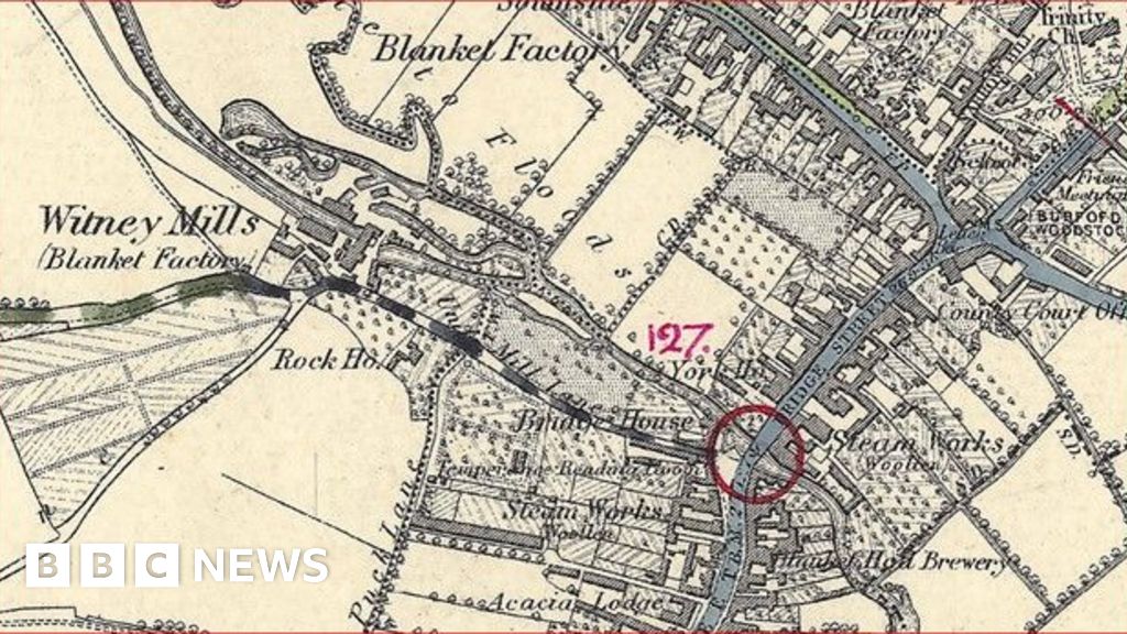 Century-old Oxfordshire road maps made available online - BBC News