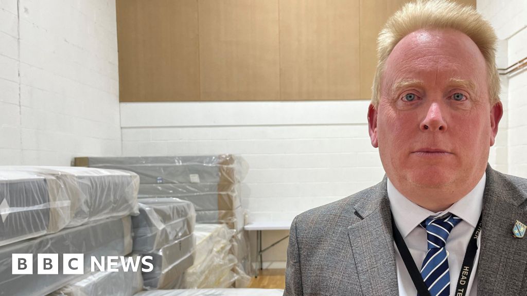 Tees Valley schools seek 10,000 beds for exhausted pupils - BBC News